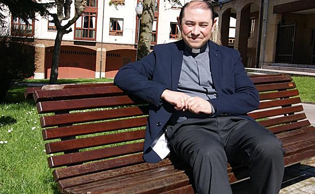 El arzobispo renueva la diócesis con setenta nuevos nombramientos | El Comercio: Diario de Asturias